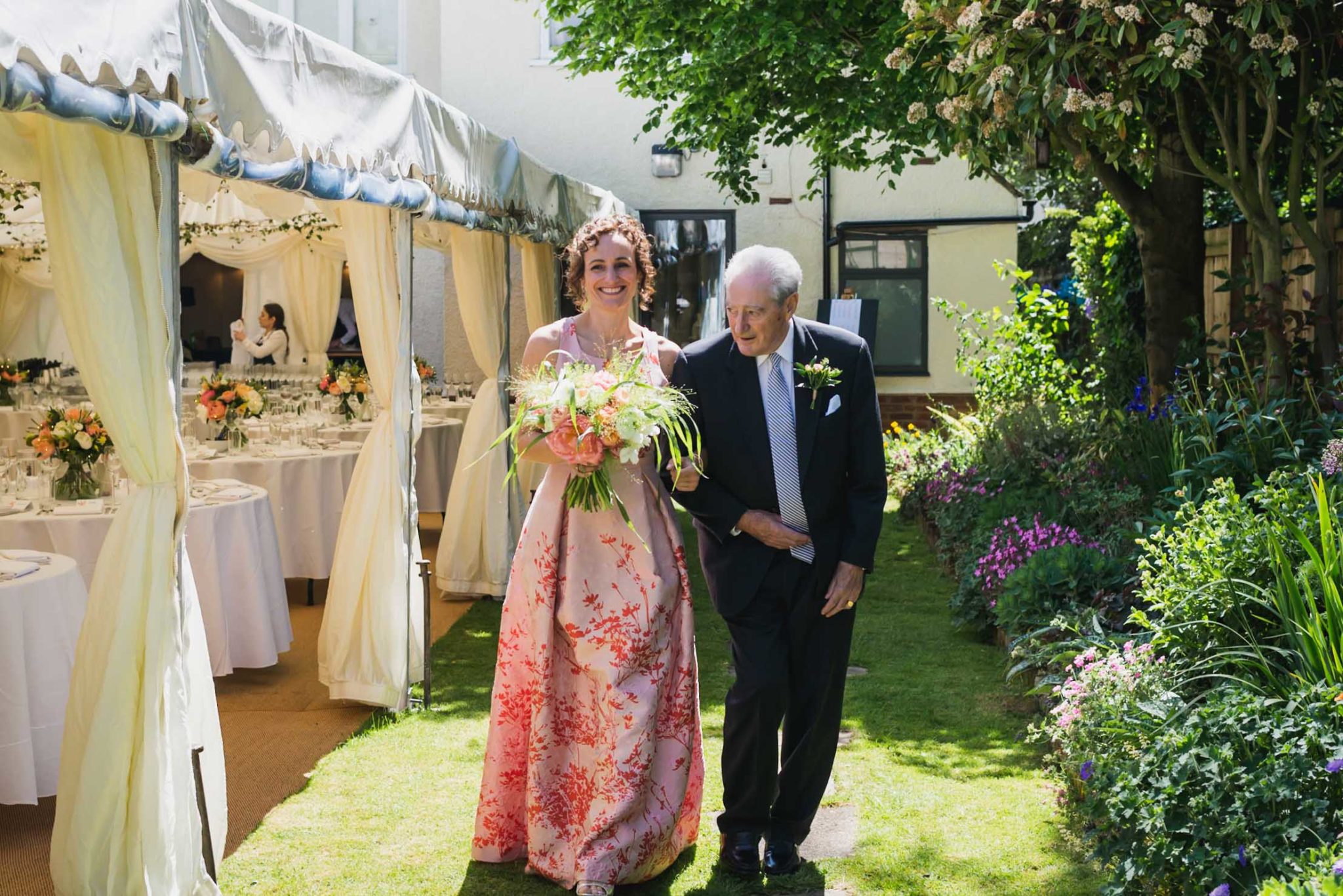 A Joyful Back Garden Wedding in London - Carine Bea Photography